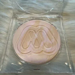 Morphe | Makeup | Morphe Cloudlight Dawn Vanilla With Balancing Pink ...